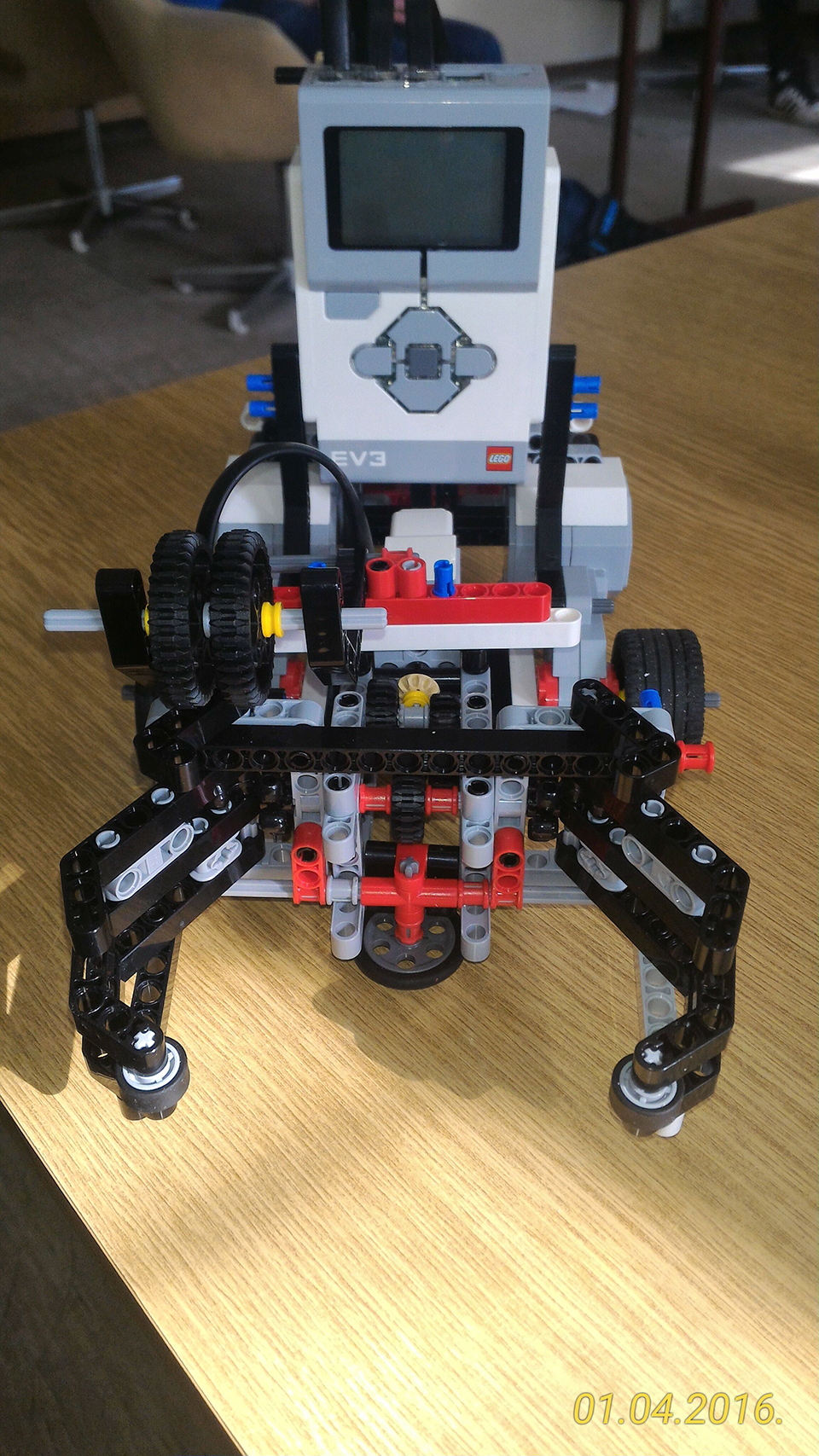 Univerzitet Metropolitan podržao takmičenje iz programiranja robota ...